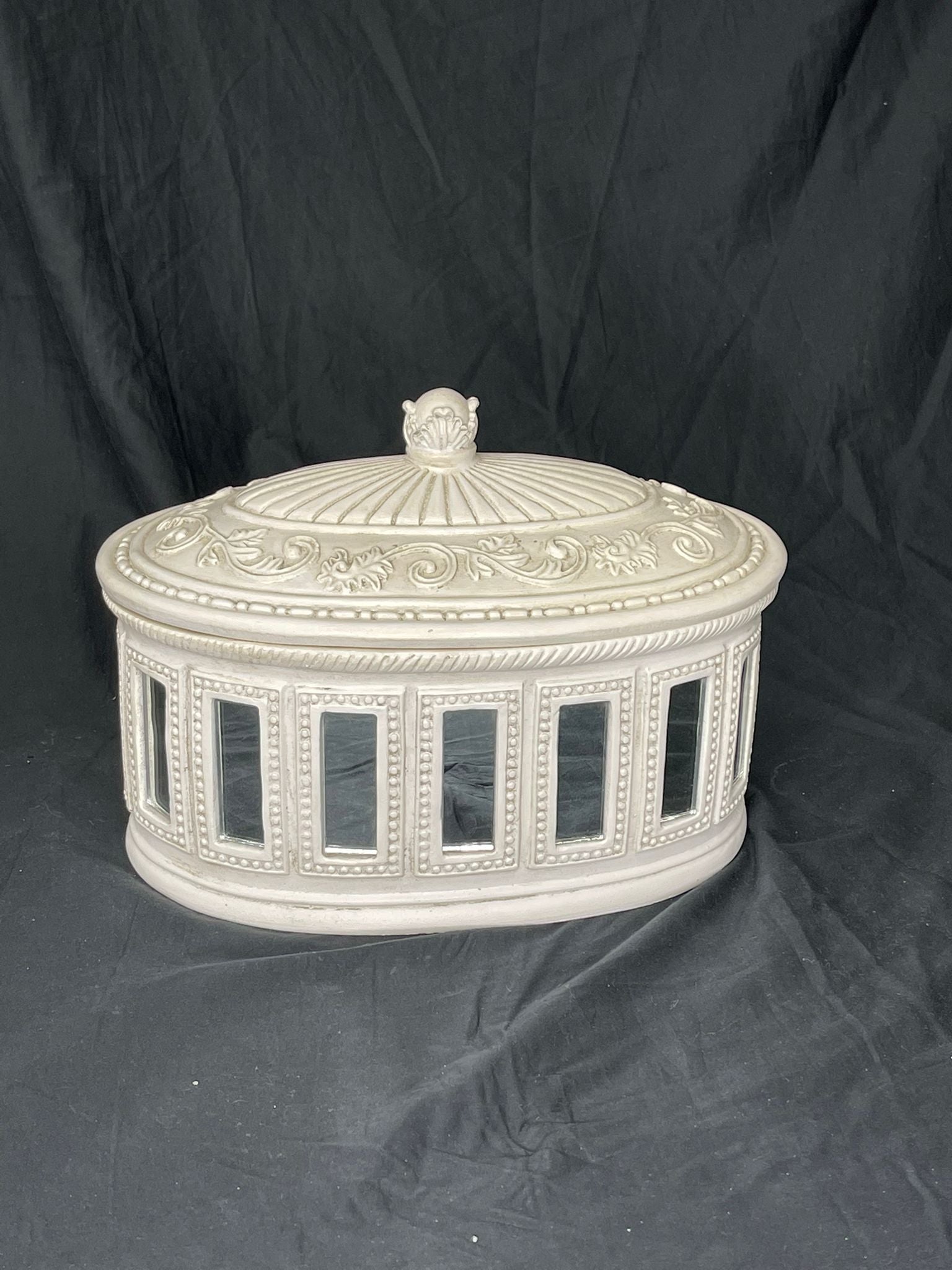 White Decor/Storage Mirror Box – PHRONIC FURNITURE